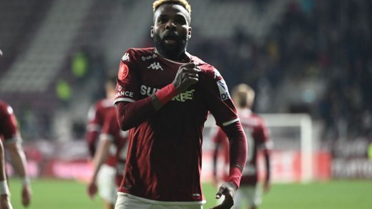 Tragedia in Cina: muore Aaron Boupendza, caduto dall'undicesimo piano ...