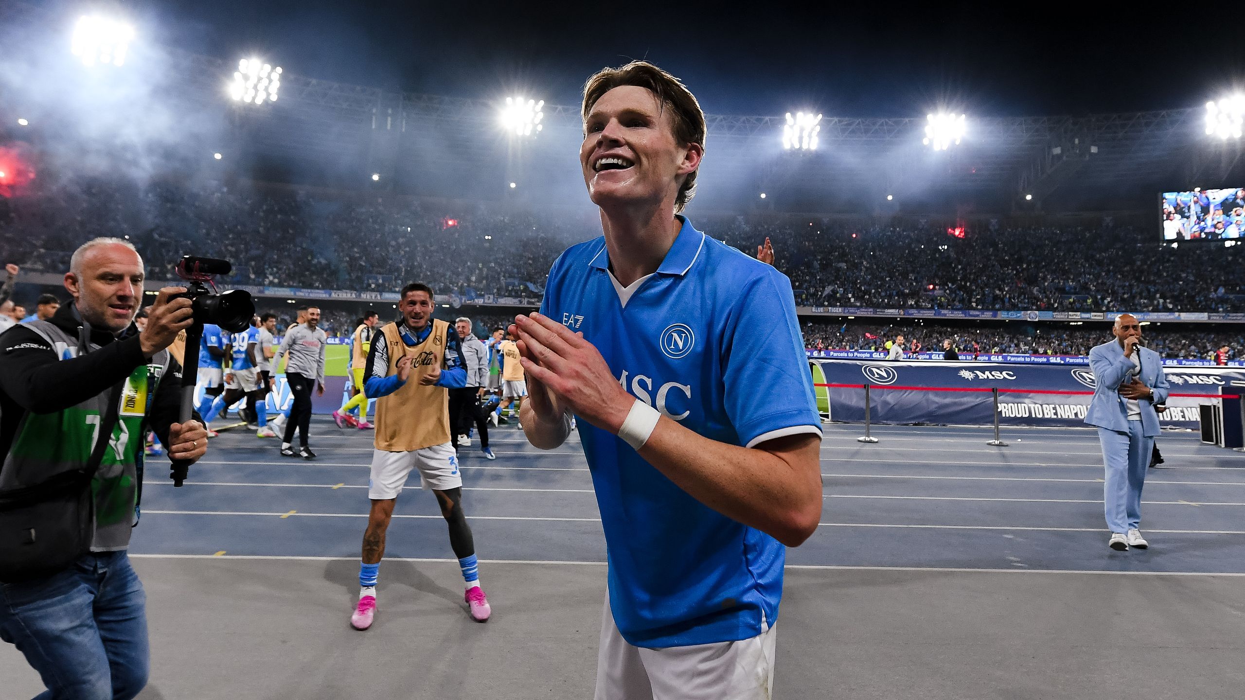 Napoli, la luce nella tempesta di Eindhoven: McTominay torna al gol ...